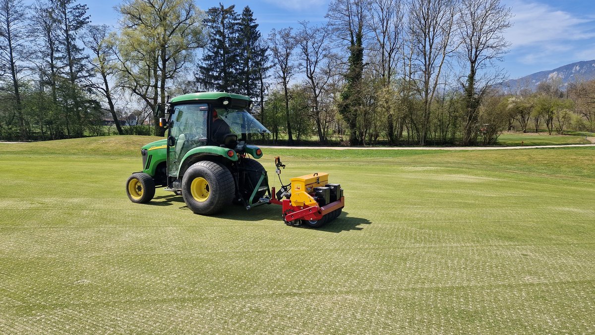 Notre nouveau Vredo Turf-Fix est arrivé - une pièce unique et ...